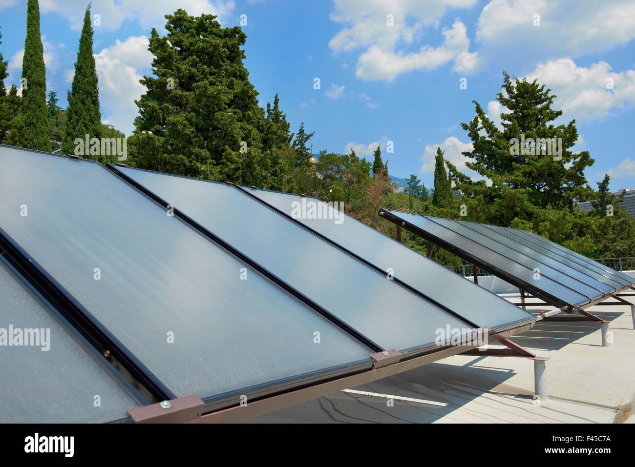 Gla solar hi-res stock photography and images - Alamy