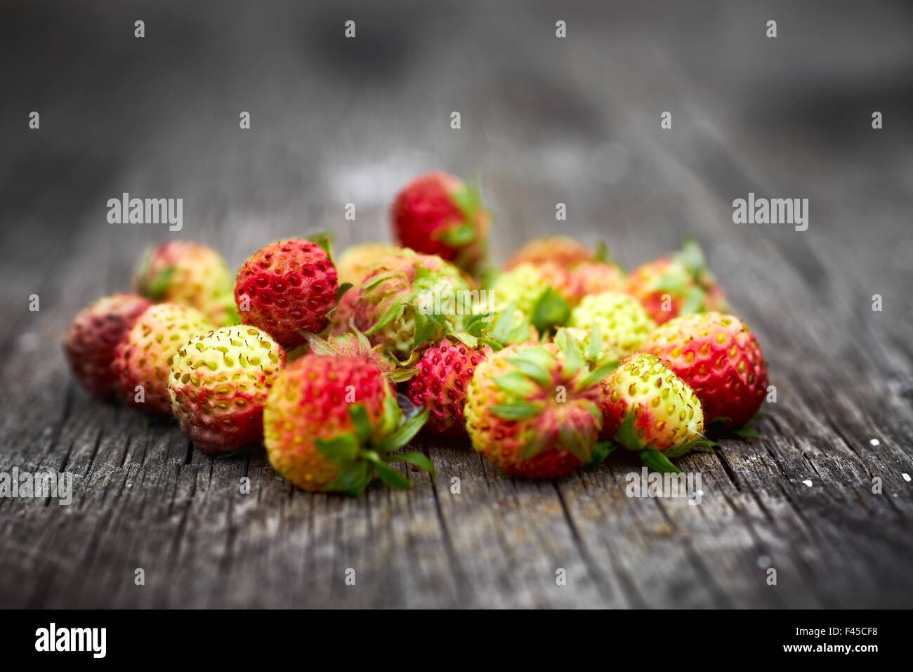 Strawberry bunch hi-res stock photography and images - Alamy