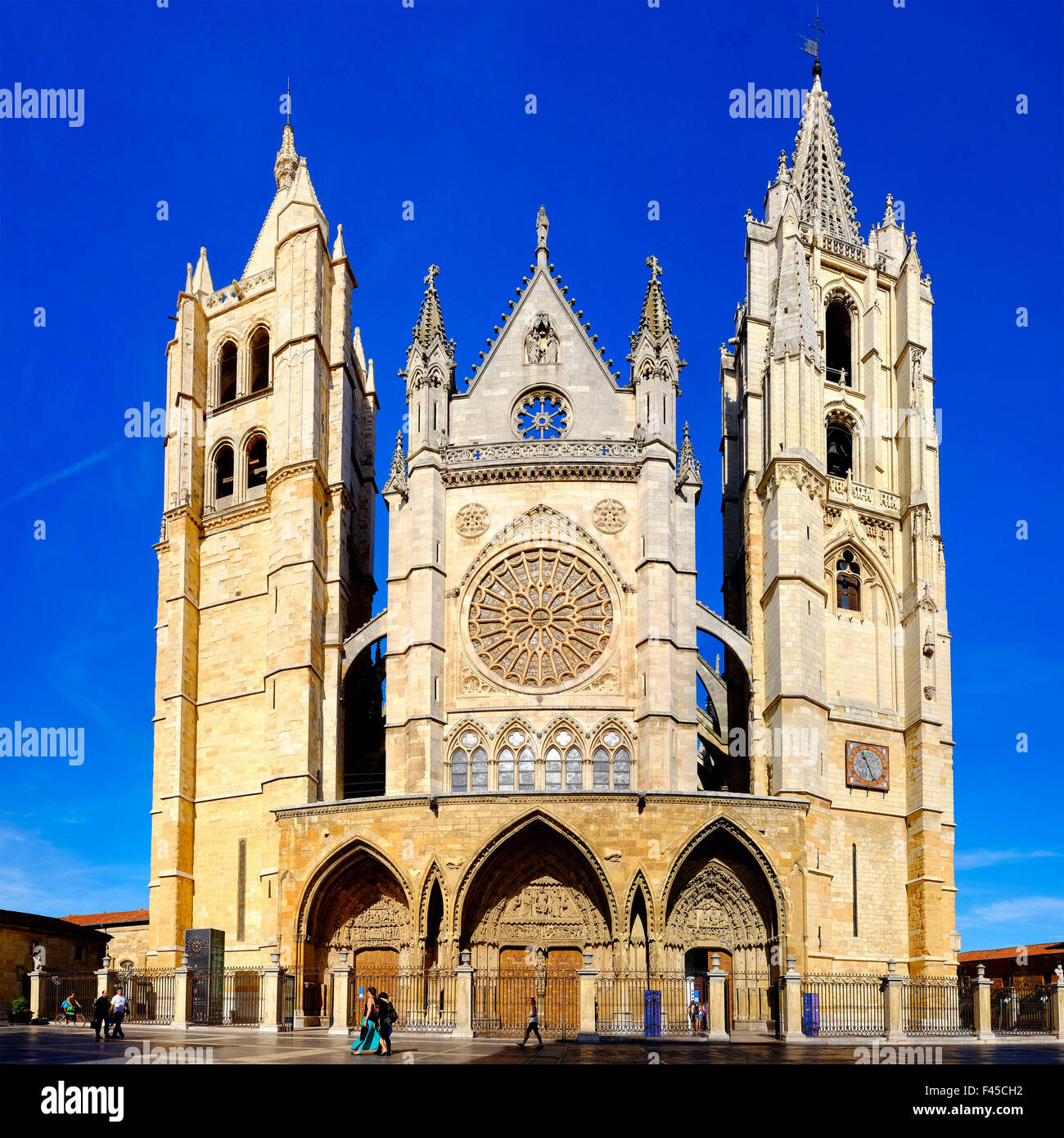 Maria leon hi-res stock photography and images - Alamy