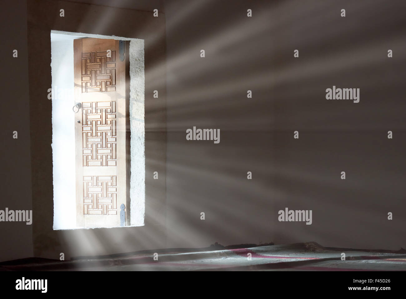 Light beam door hi-res stock photography and images - Alamy