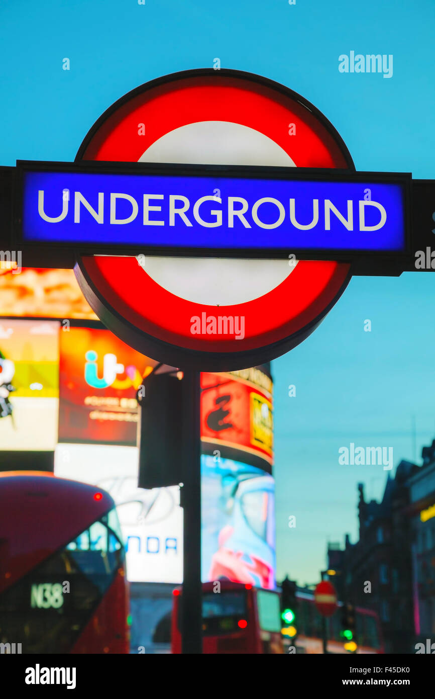 London underground sign Stock Photo - Alamy