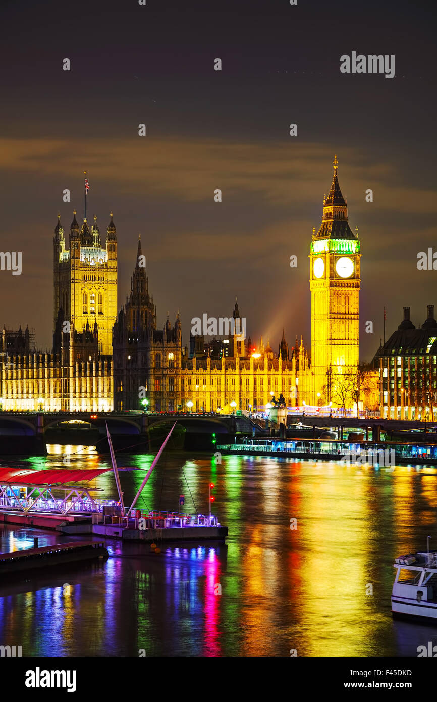 Overview of London with the Elizabeth Tower Stock Photo - Alamy