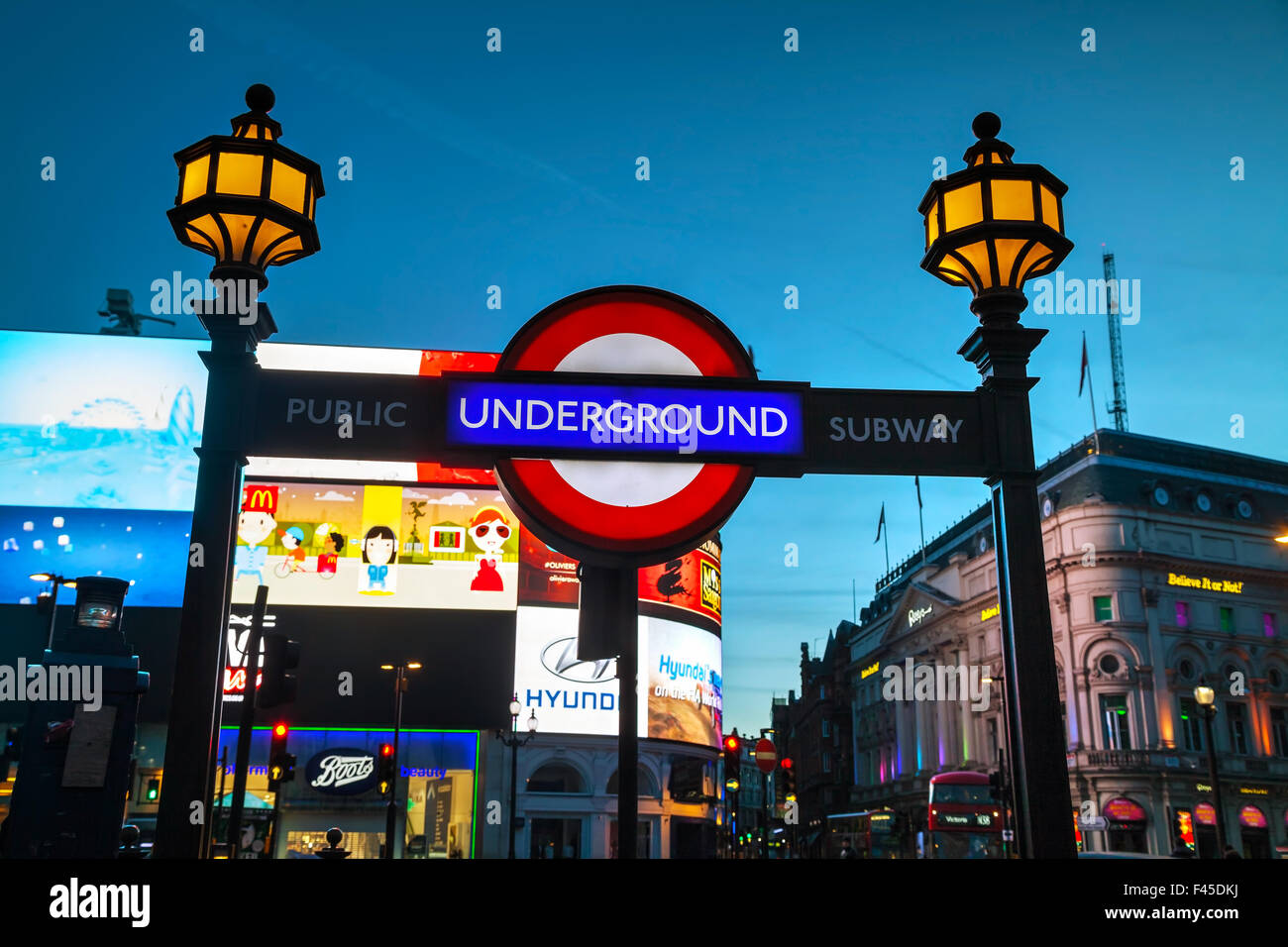 London underground sign Stock Photo - Alamy