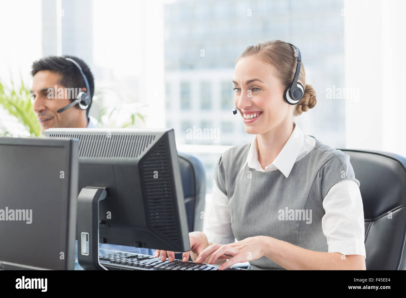 Indian people headset using hi-res stock photography and images - Alamy