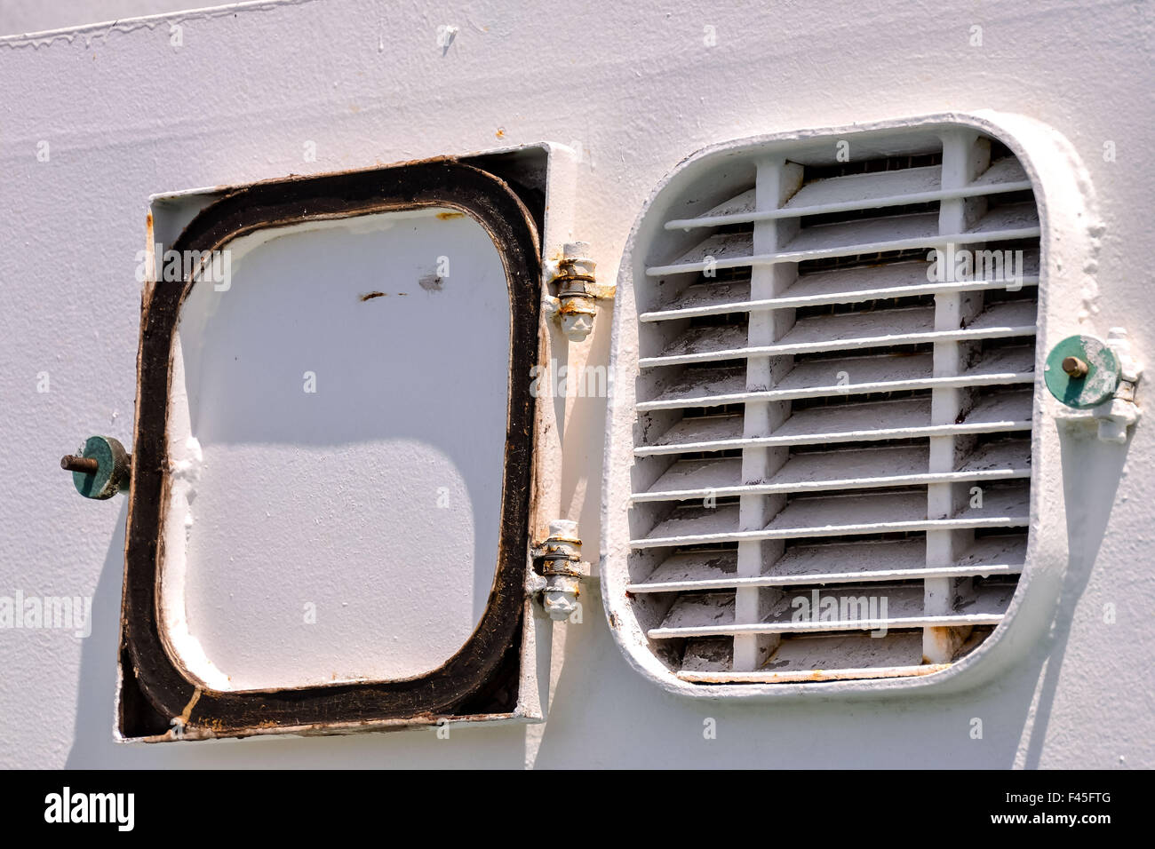 Windows Boat Porthole Stock Photo - Alamy