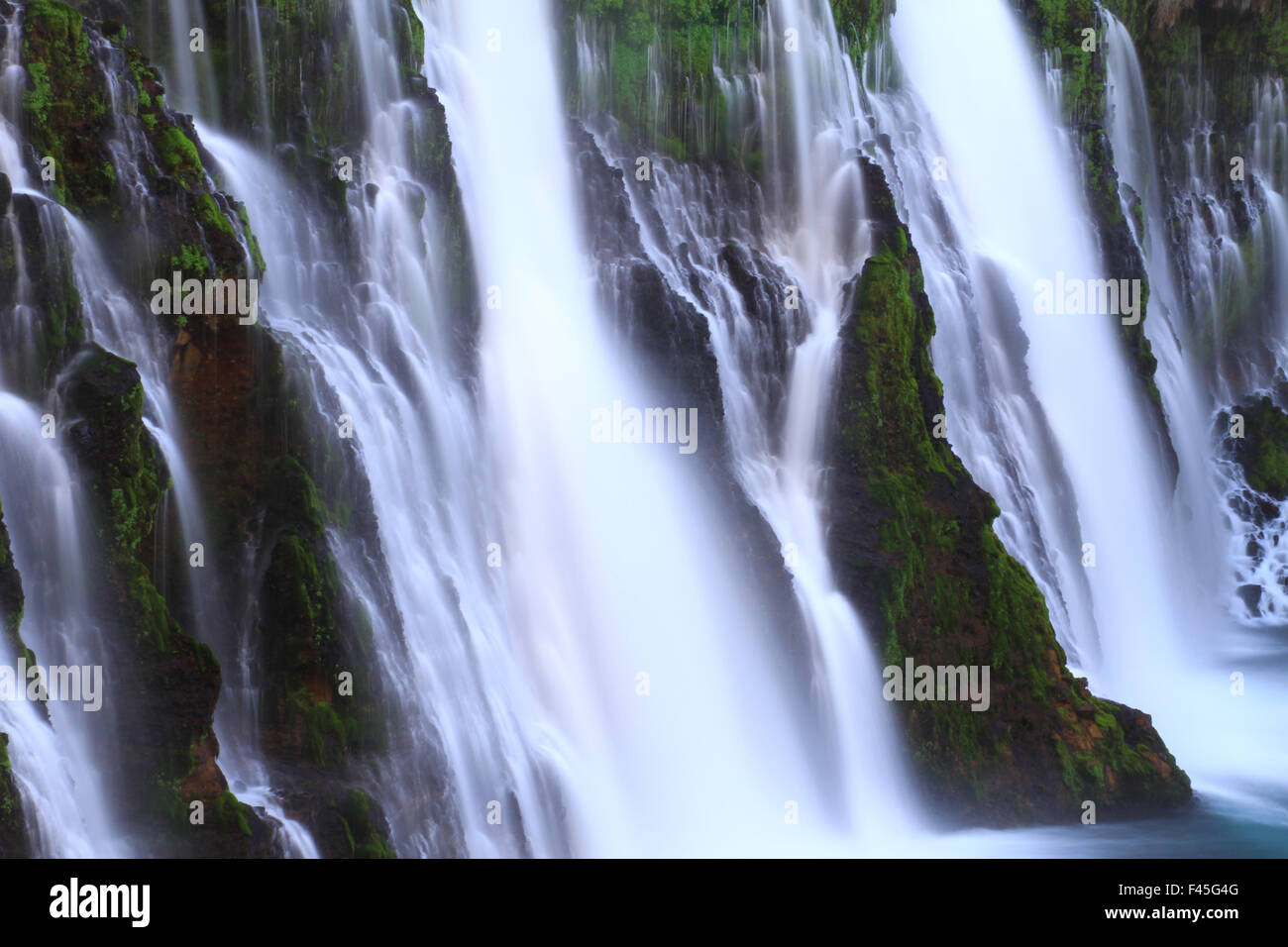 The beautiful waterfalls at McArthur Burney Falls Memorial State Park ...