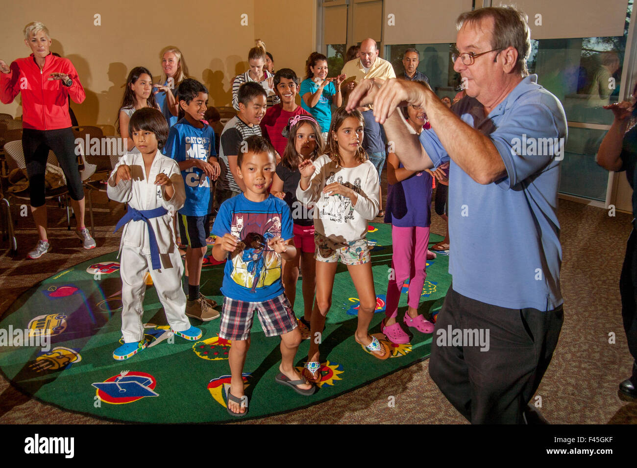 Zombie dance hi-res stock photography and images - Alamy