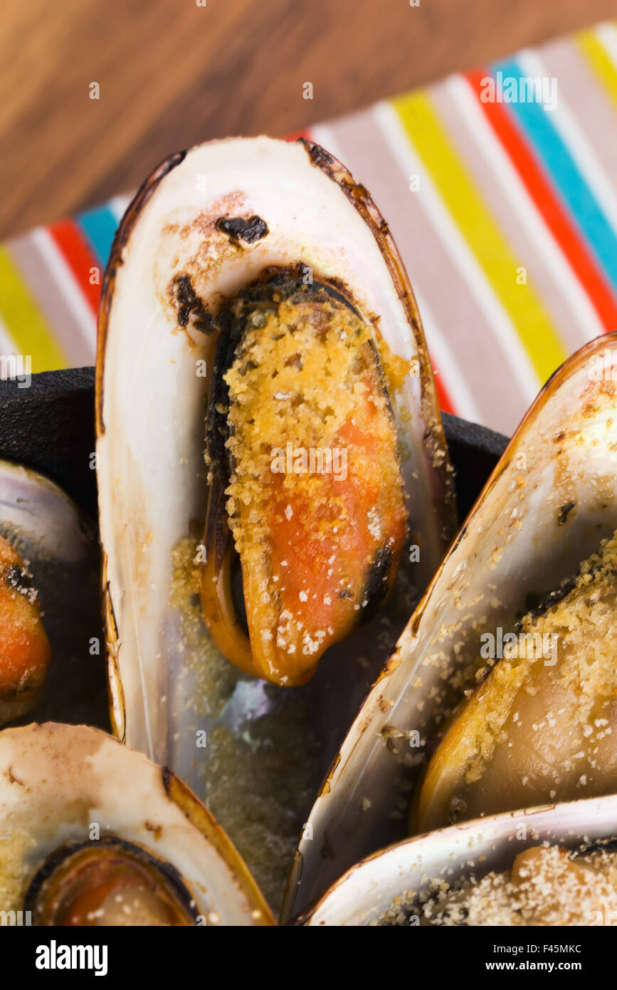 Delicious Fresh Clams with herbs Stock Photo - Alamy