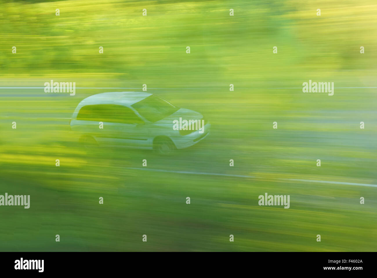 Car motion side view hi-res stock photography and images - Alamy