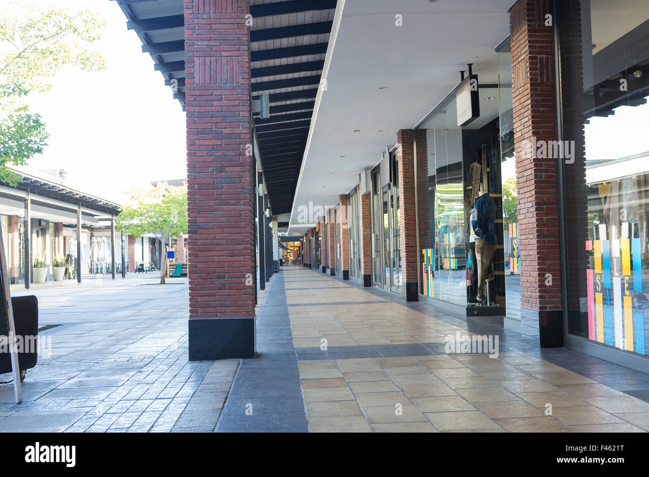 Courtyard of a shopping centre Stock Photo - Alamy