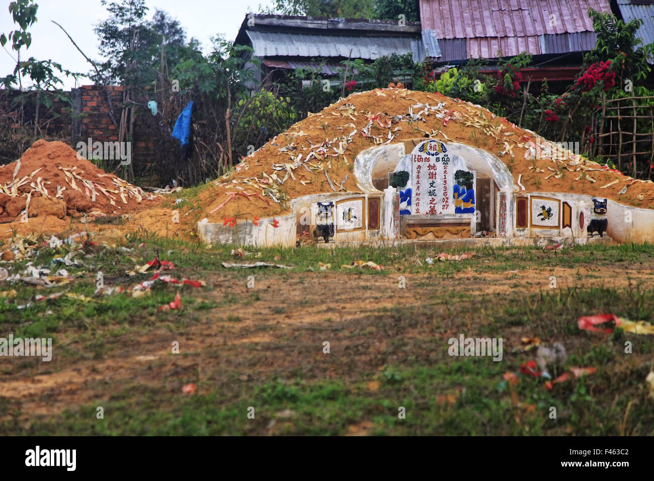 Chinese tombstones hi-res stock photography and images - Alamy