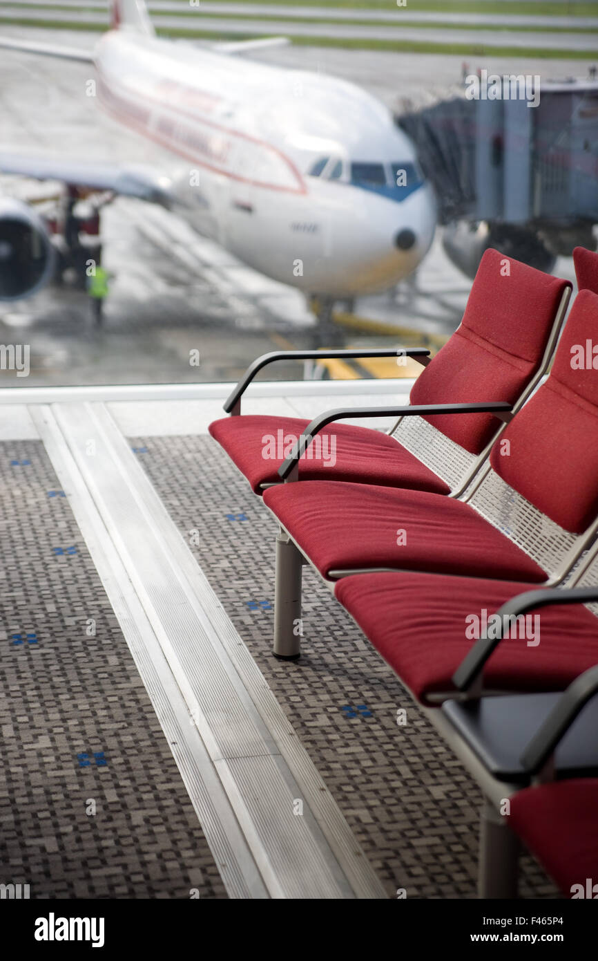 The airport lounge hi-res stock photography and images - Alamy