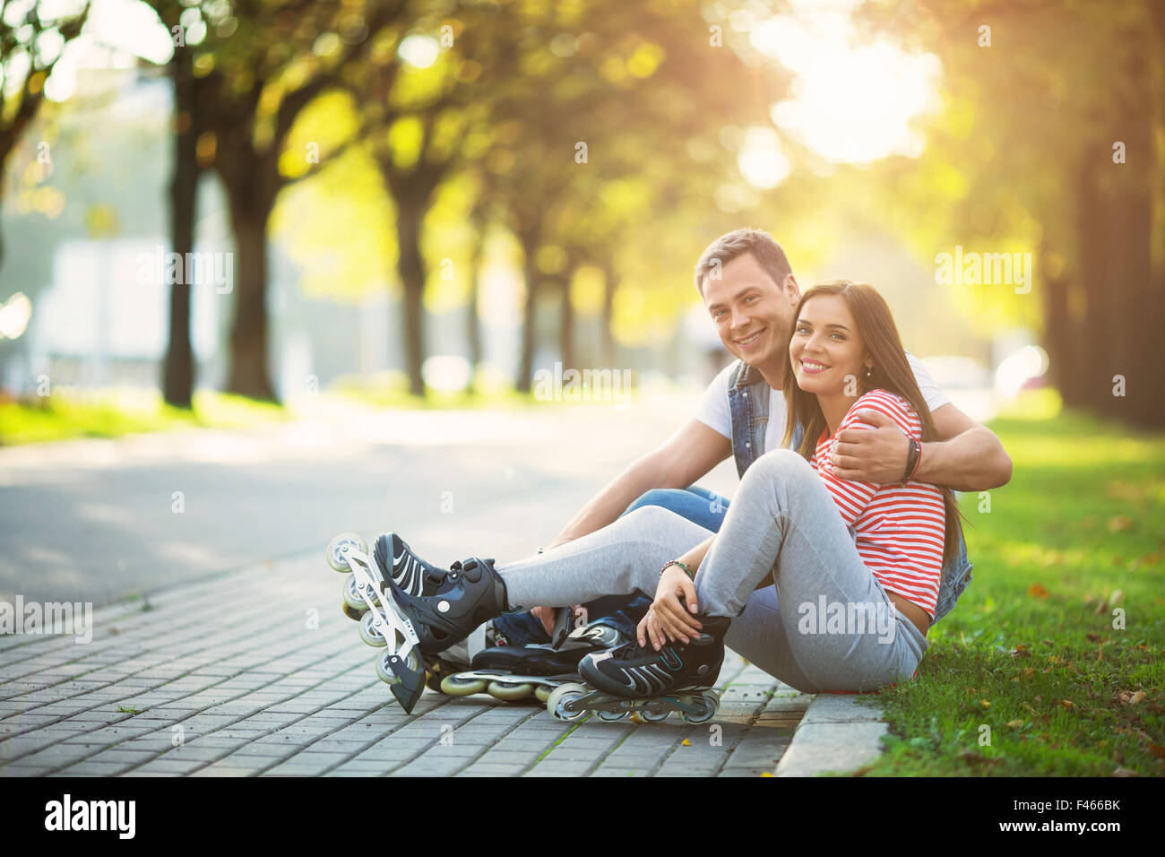 Couple roller skating hi-res stock photography and images - Alamy