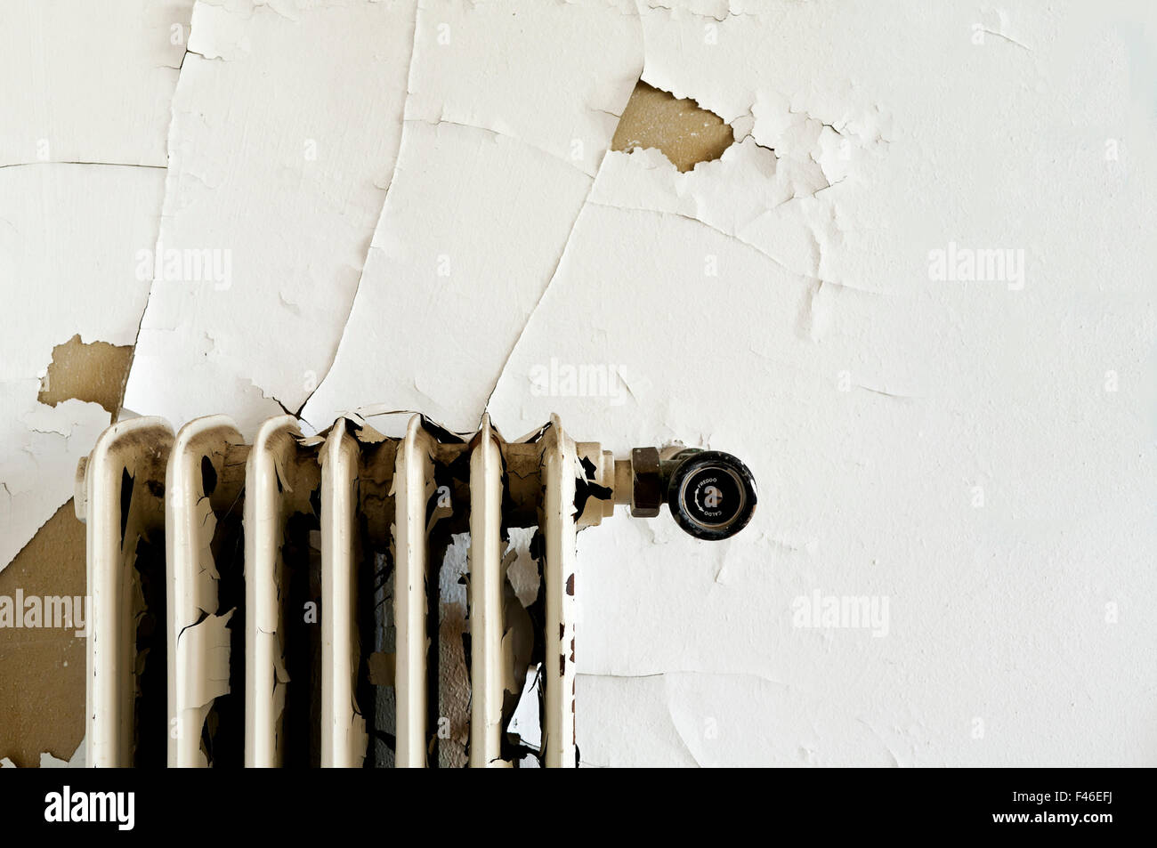 rusty old radiator, interior Stock Photo - Alamy
