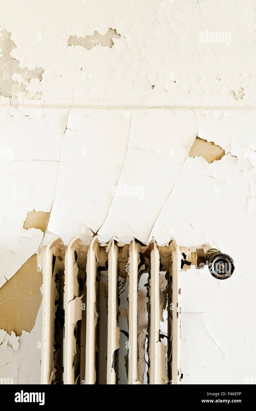 rusty old radiator, interior Stock Photo - Alamy