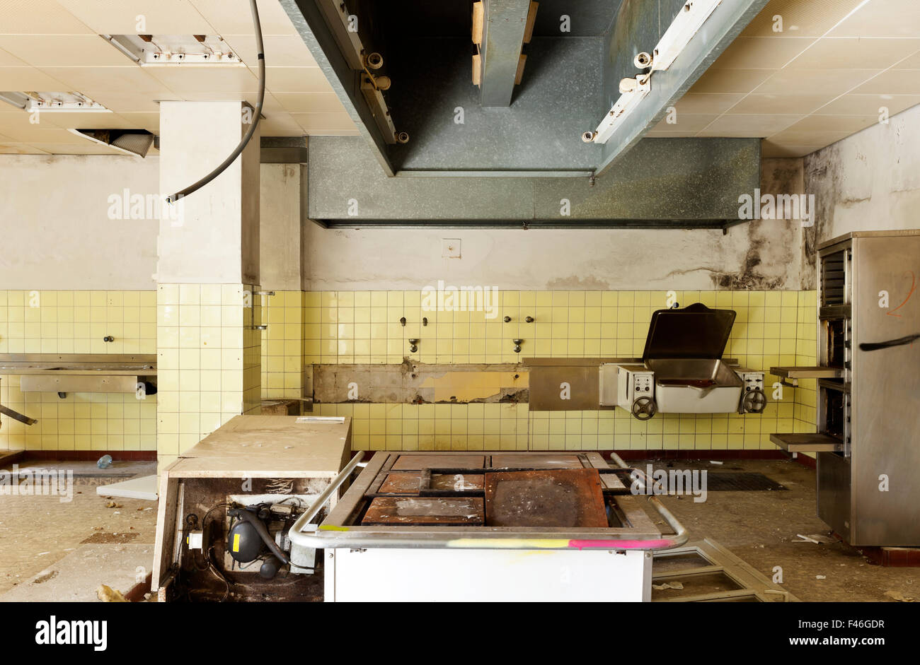 old kitchen destroyed, interior abandoned house Stock Photo - Alamy