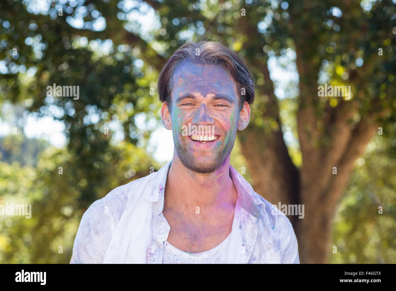 Man covered powder paint hi-res stock photography and images - Alamy