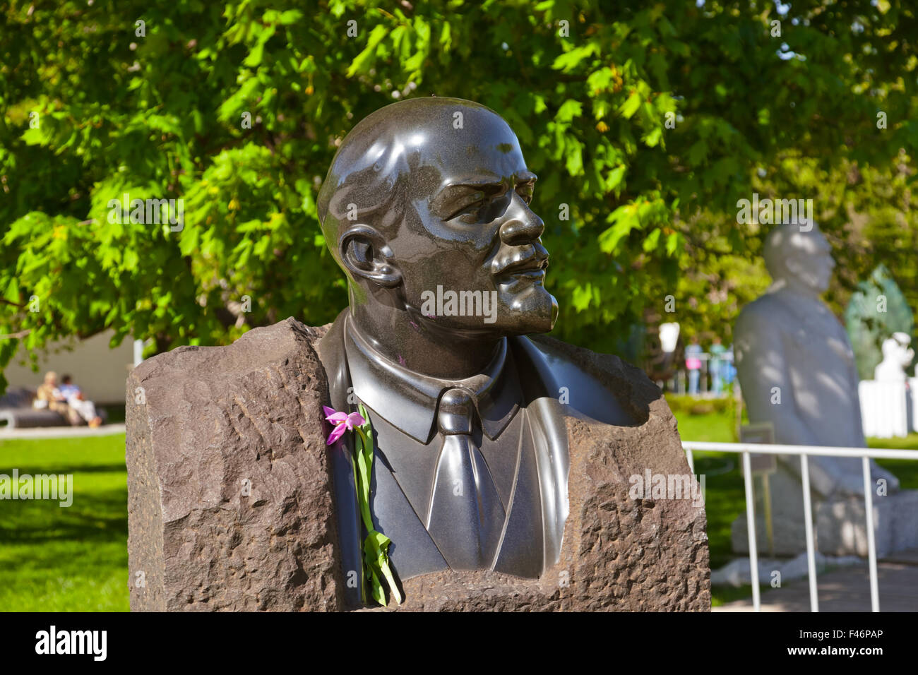 Monument man in street old hi-res stock photography and images - Alamy