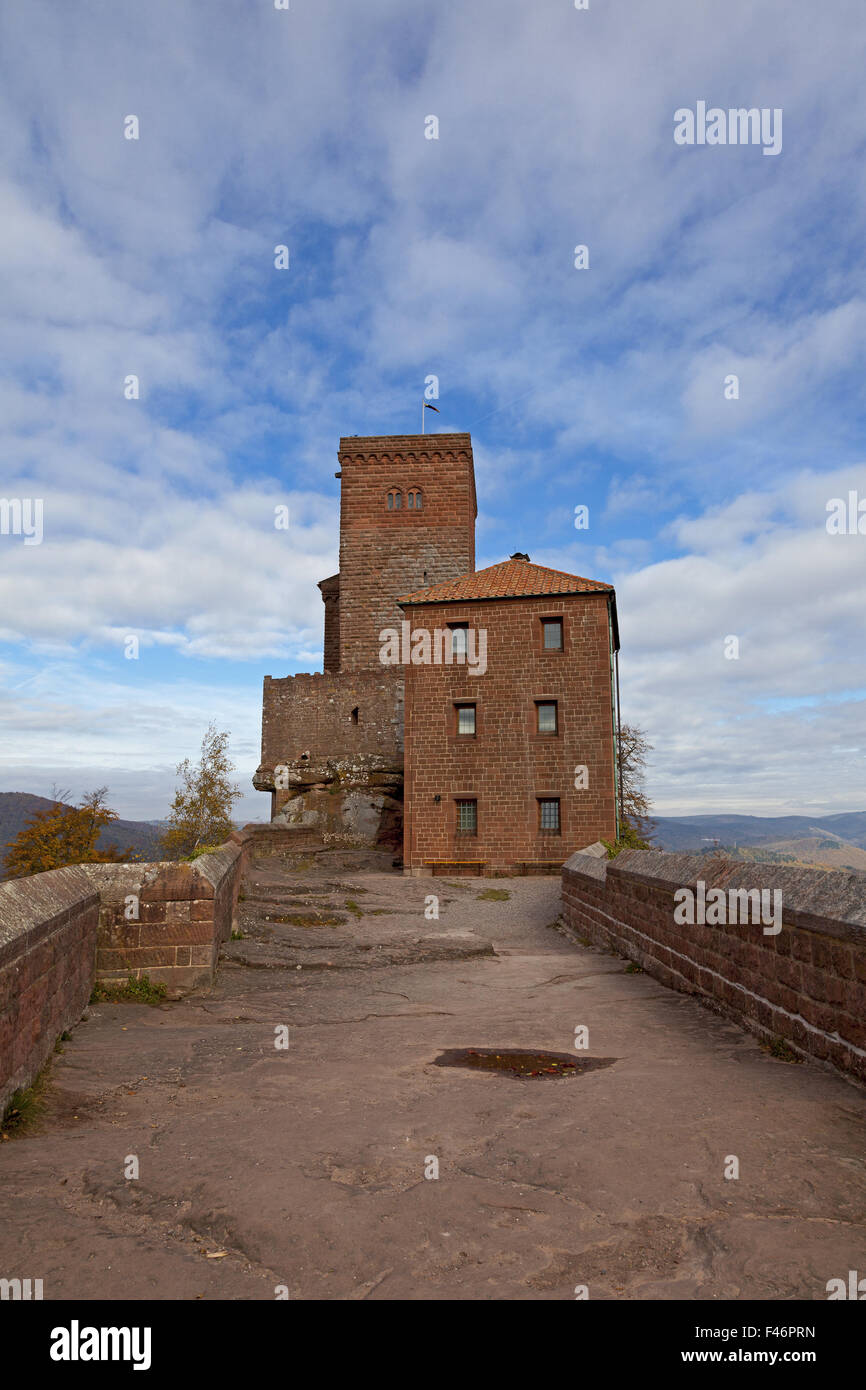 Burg trifels hi-res stock photography and images - Alamy