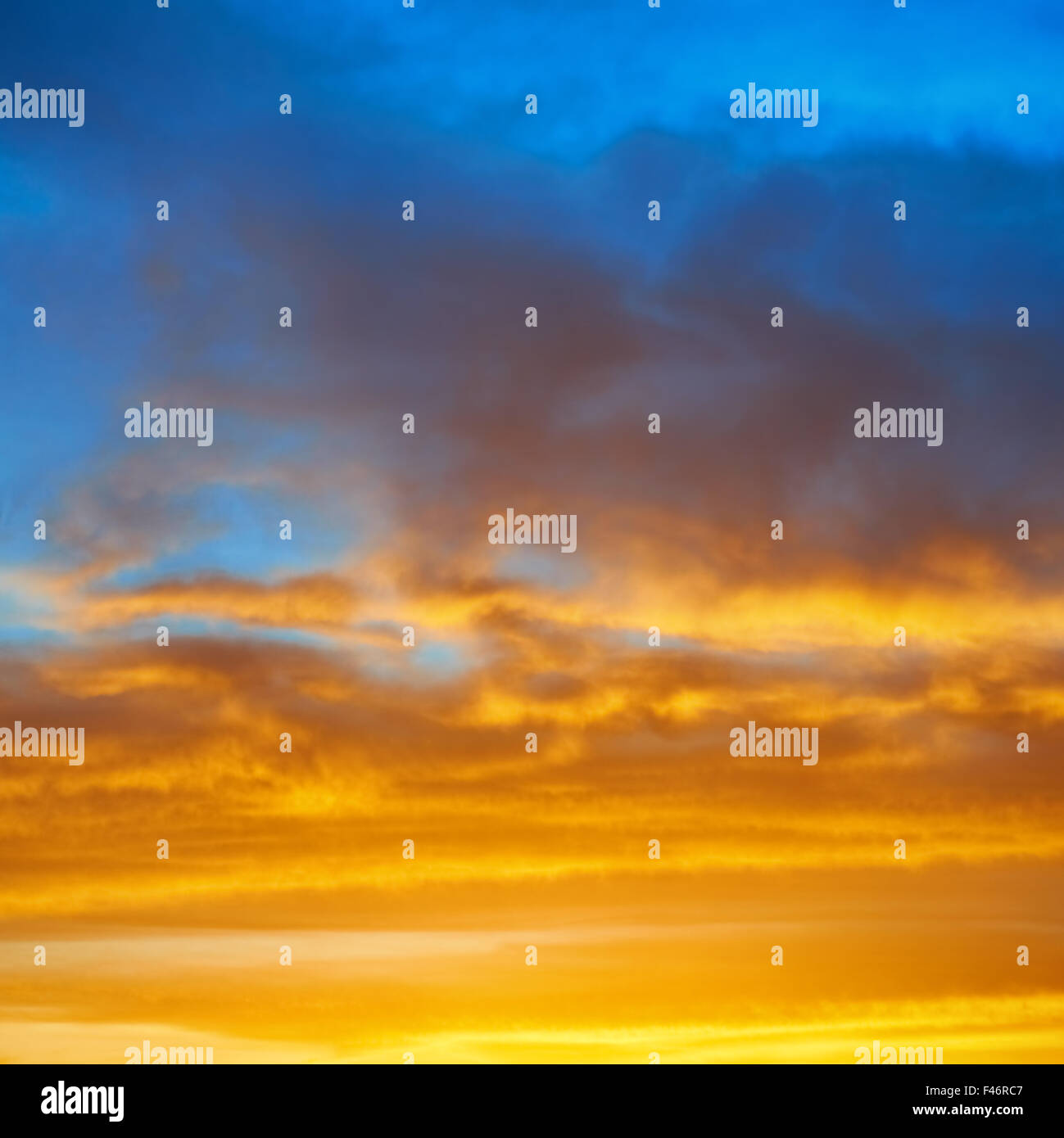Dramatic sky wallpaper hi-res stock photography and images - Alamy