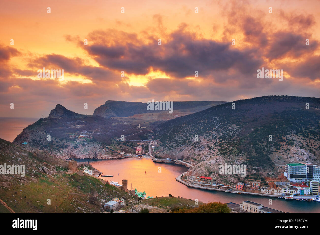 Ancient greek castle on the coast Stock Photo - Alamy