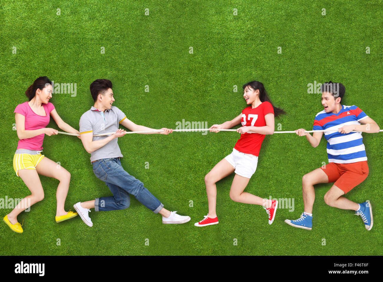 Tug of war women hi-res stock photography and images - Alamy