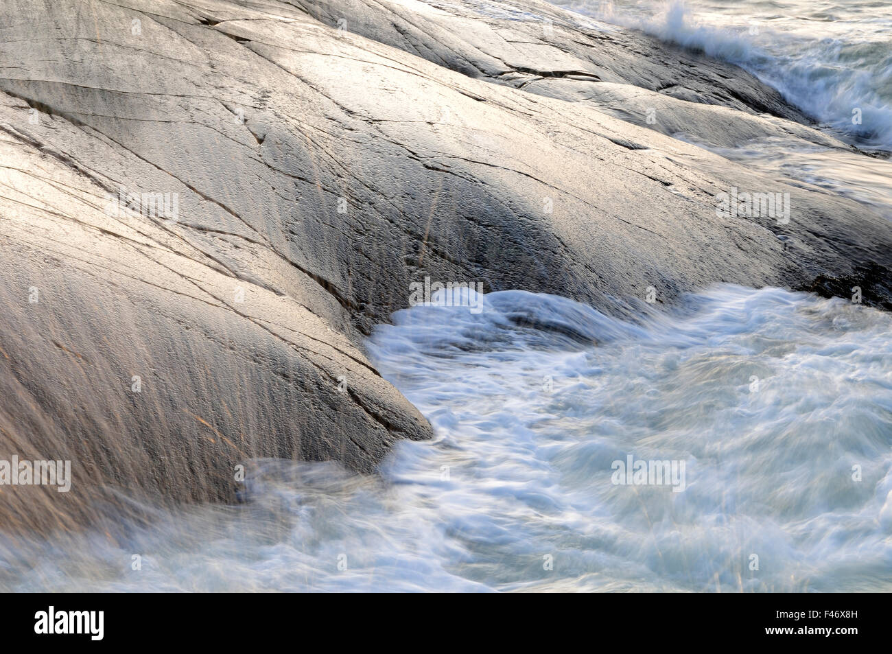 Lapping waves hi-res stock photography and images - Alamy
