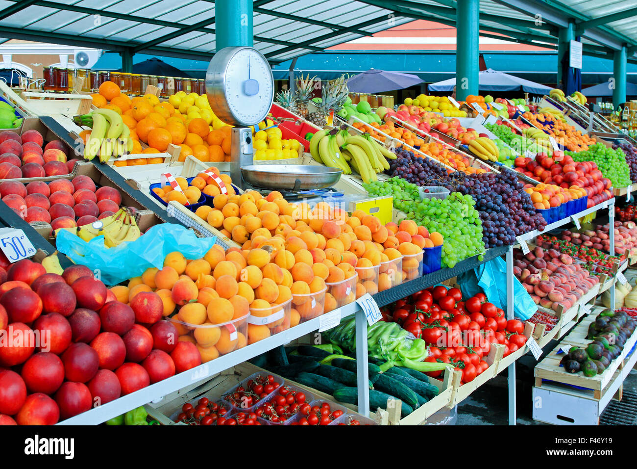 Fruit stand stall stalls booth booths vendor vendors hi-res stock ...