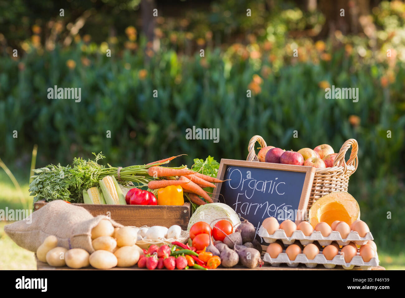 Table of fresh produce at market Stock Photo - Alamy