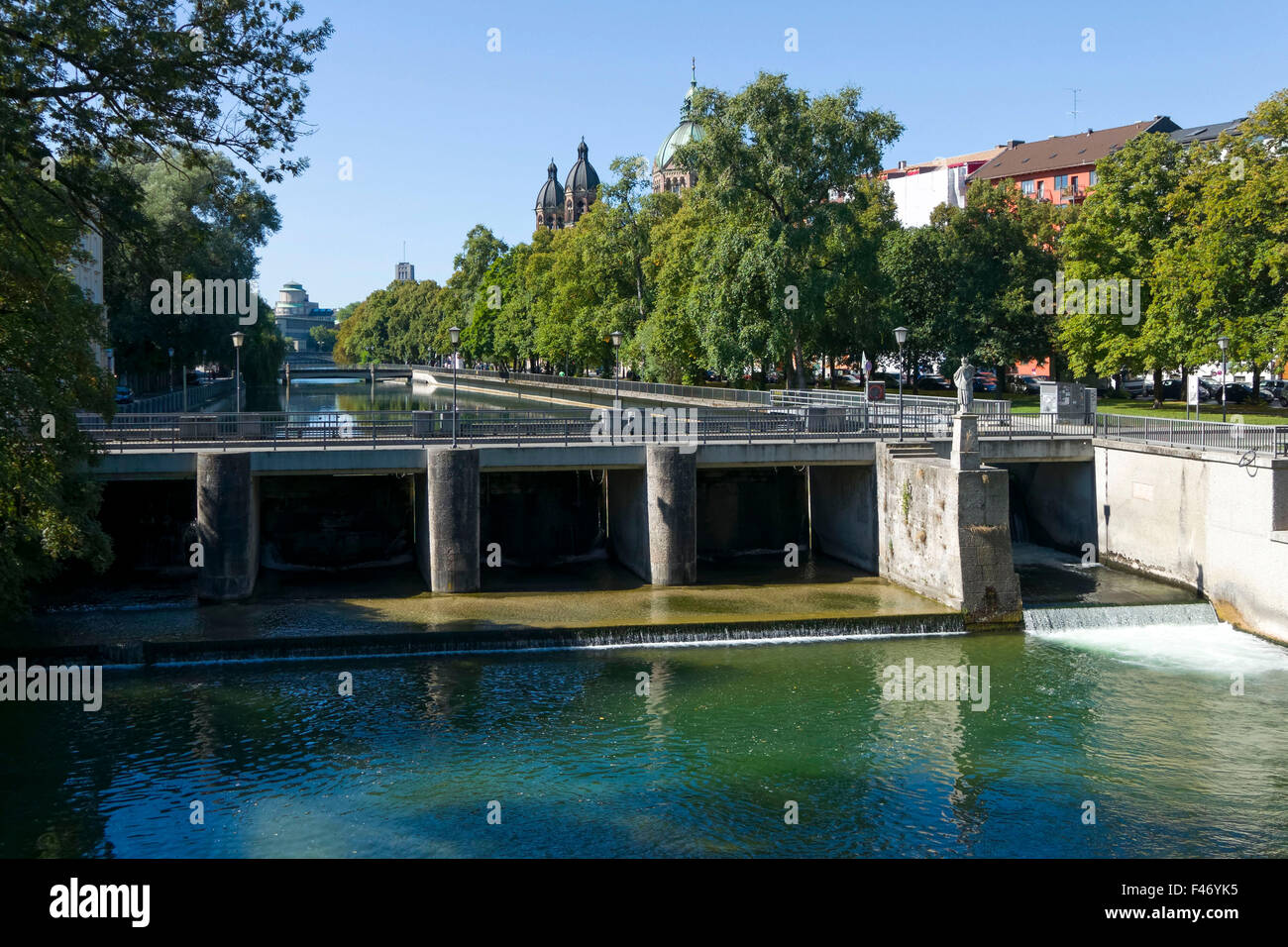 Prater Wehr-Bruecke (Bridge) and the Isar River, Munich, Upper Bavaria ...