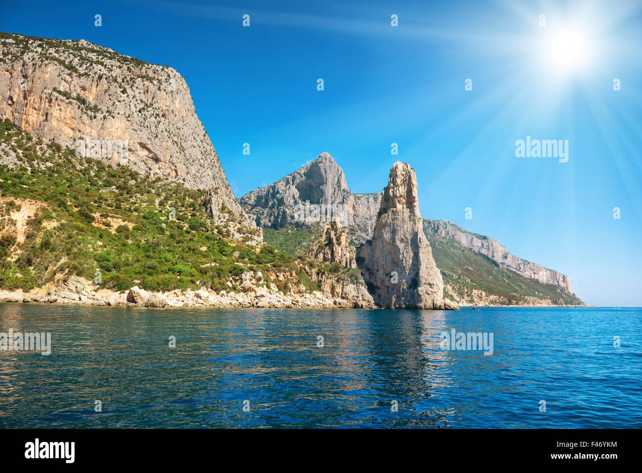 Beautiful sea waves mediterranean coast hi-res stock photography and ...