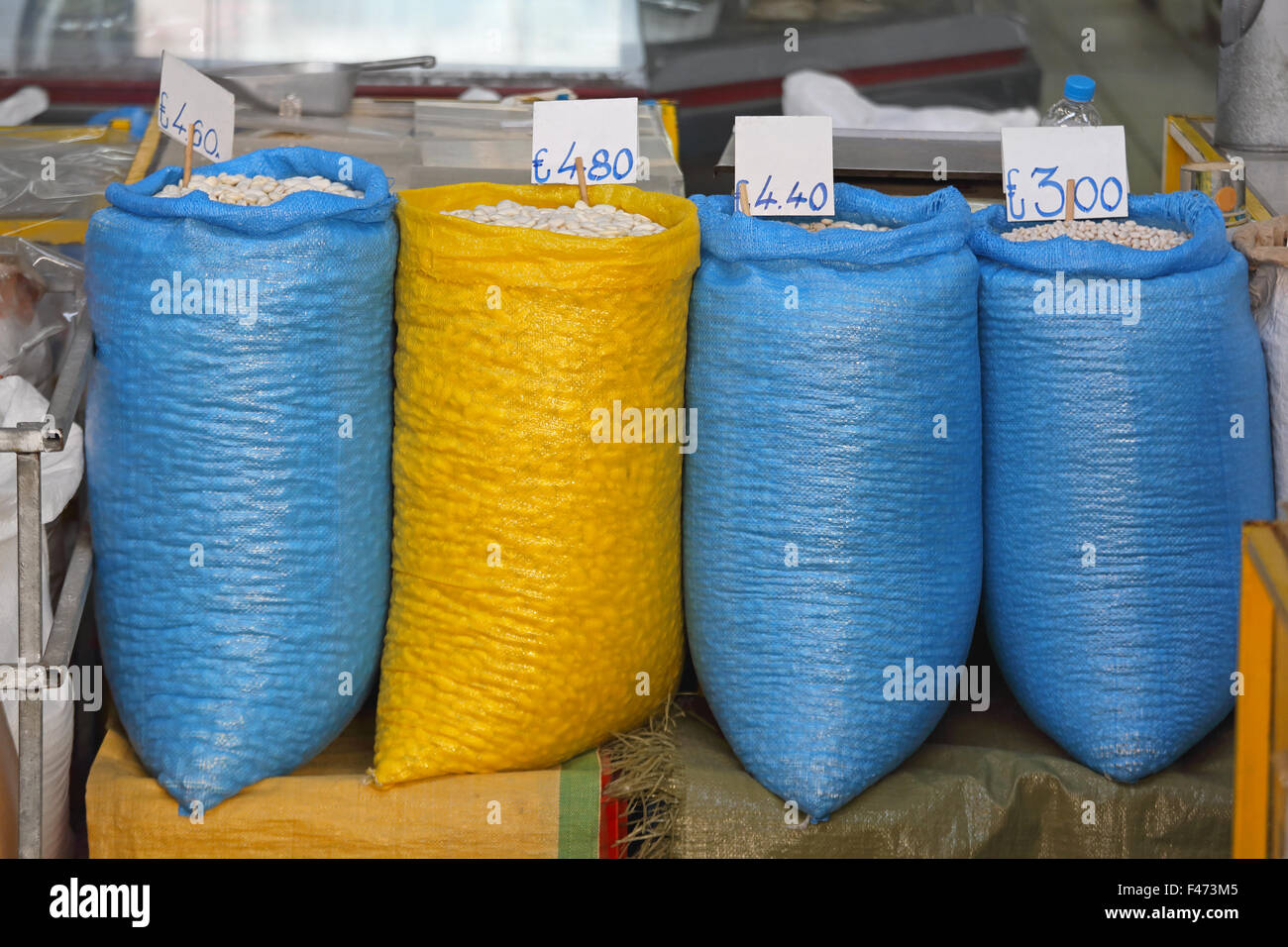 Grocery sacks hi-res stock photography and images - Alamy
