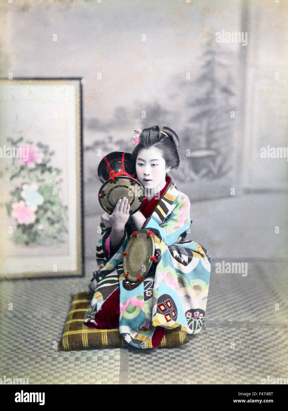 Geisha making music, Japan Stock Photo - Alamy