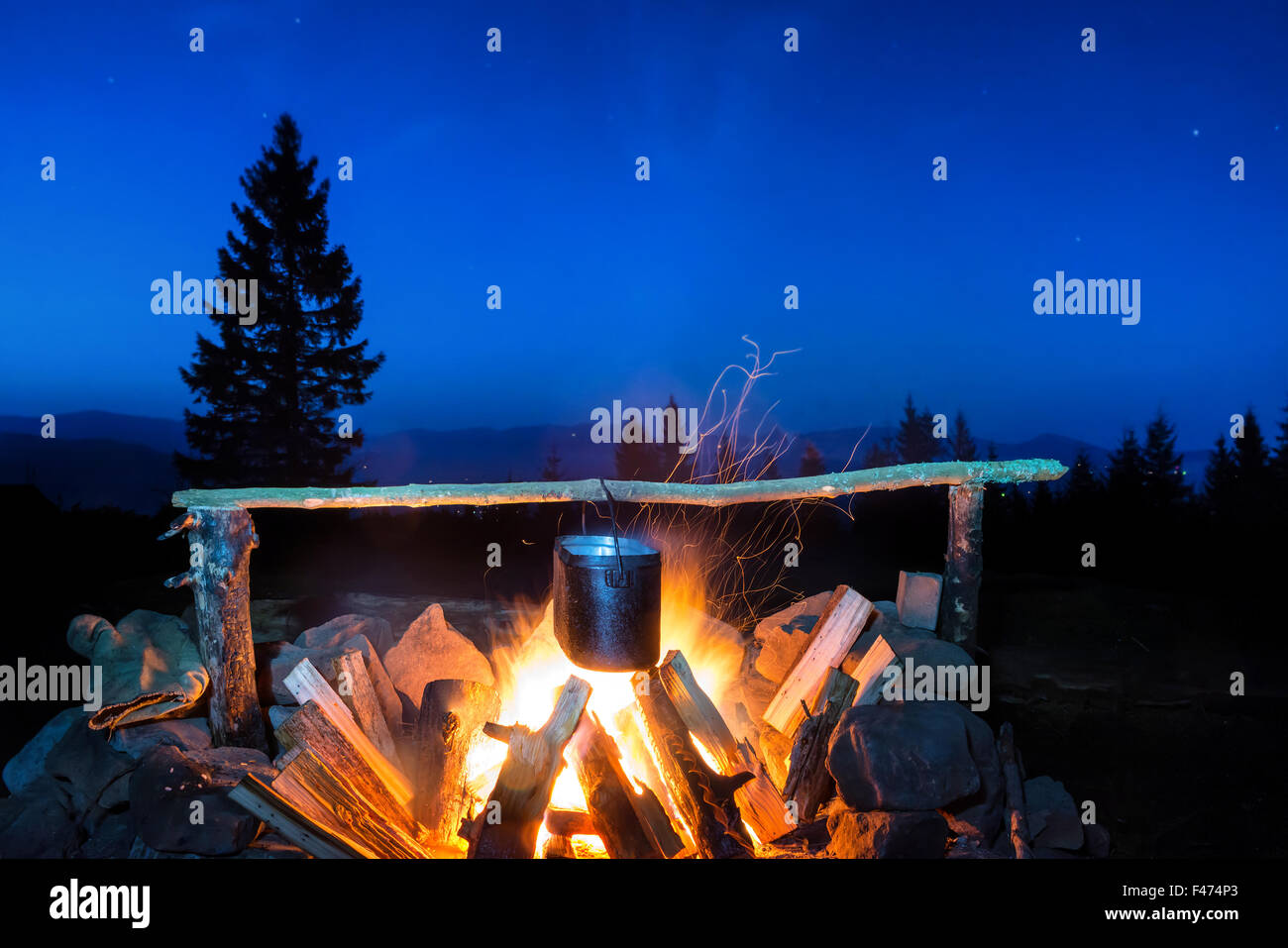 Cooking on the bonfire hi-res stock photography and images - Alamy