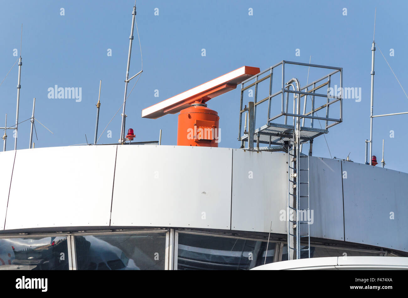 Air traffic control radar antenna hi-res stock photography and images ...