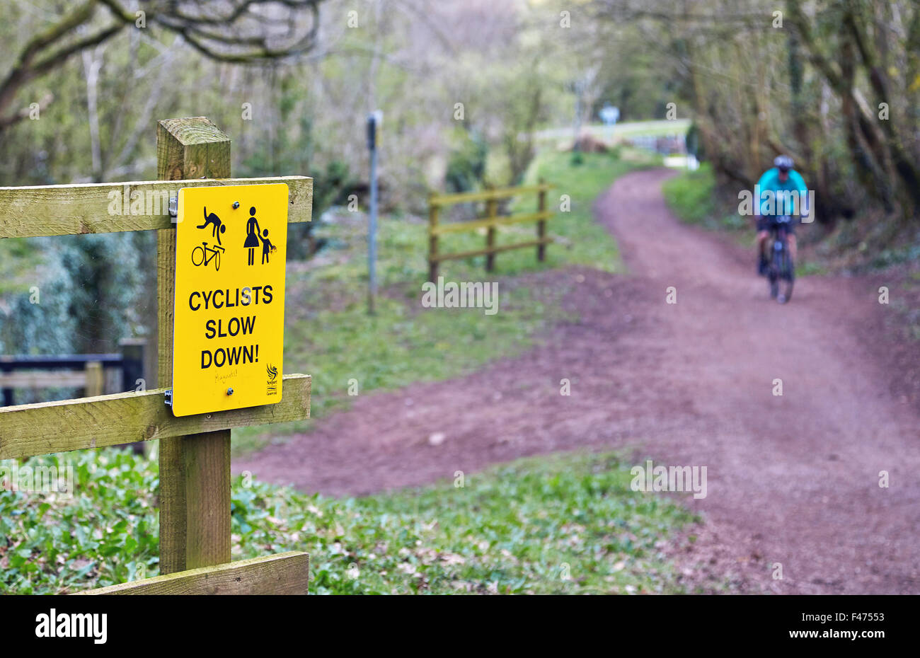 Warning sign walkway hi-res stock photography and images - Alamy
