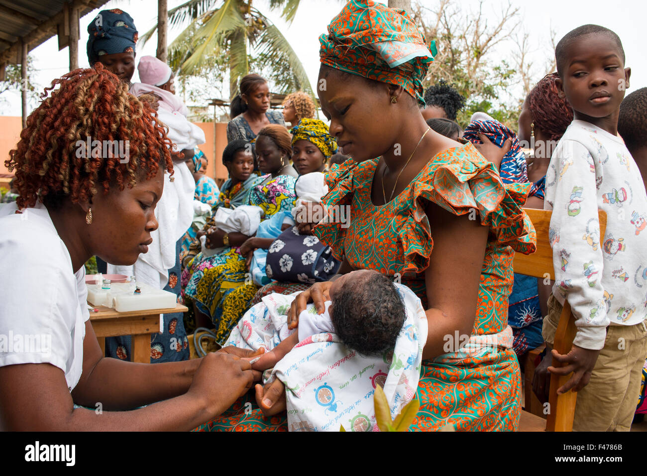 Africa child injection hi-res stock photography and images - Alamy
