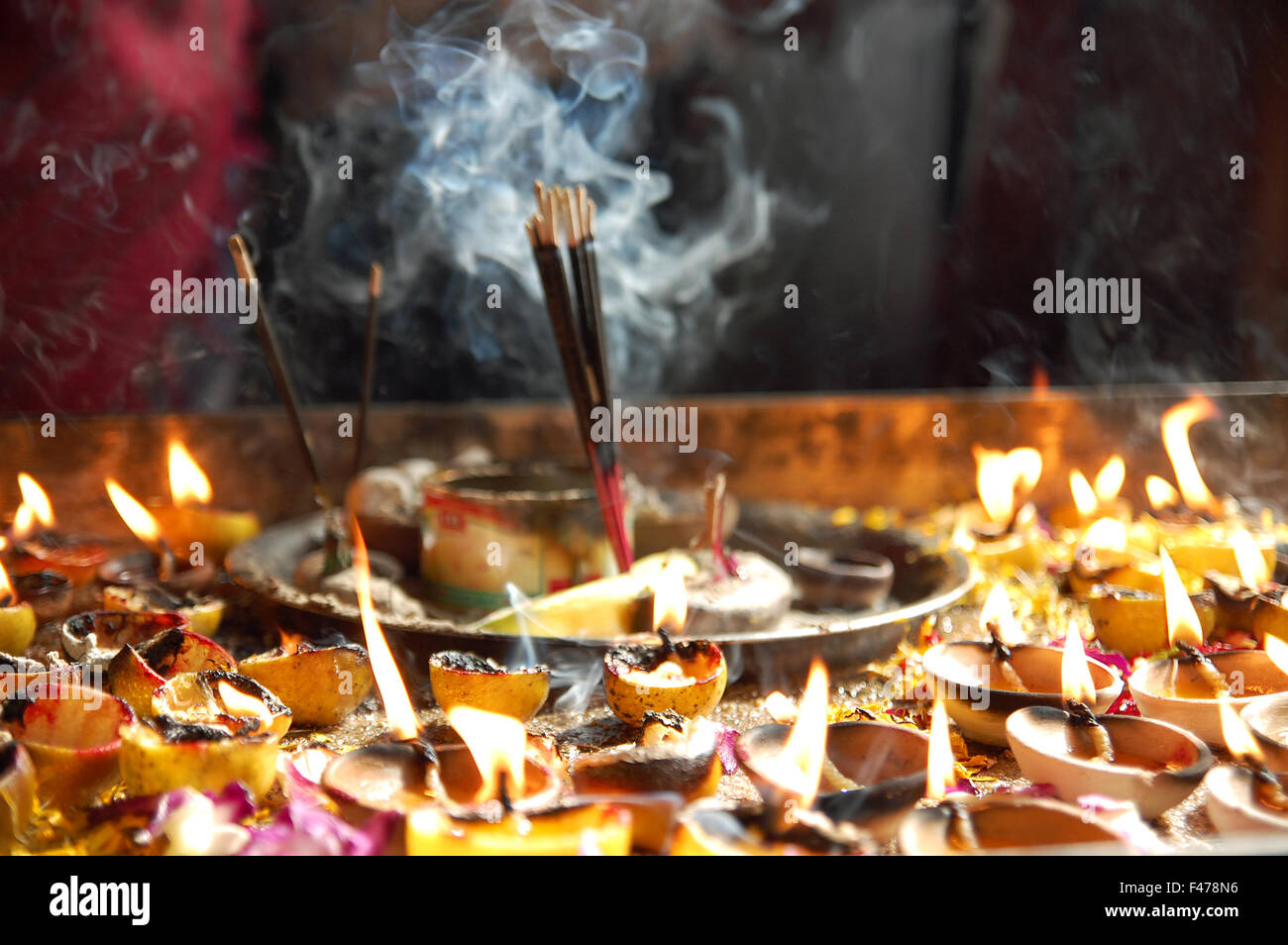 Hindu temple offerings hi-res stock photography and images - Alamy
