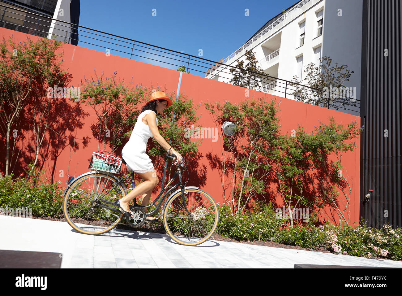 Bike side profile hi-res stock photography and images - Alamy
