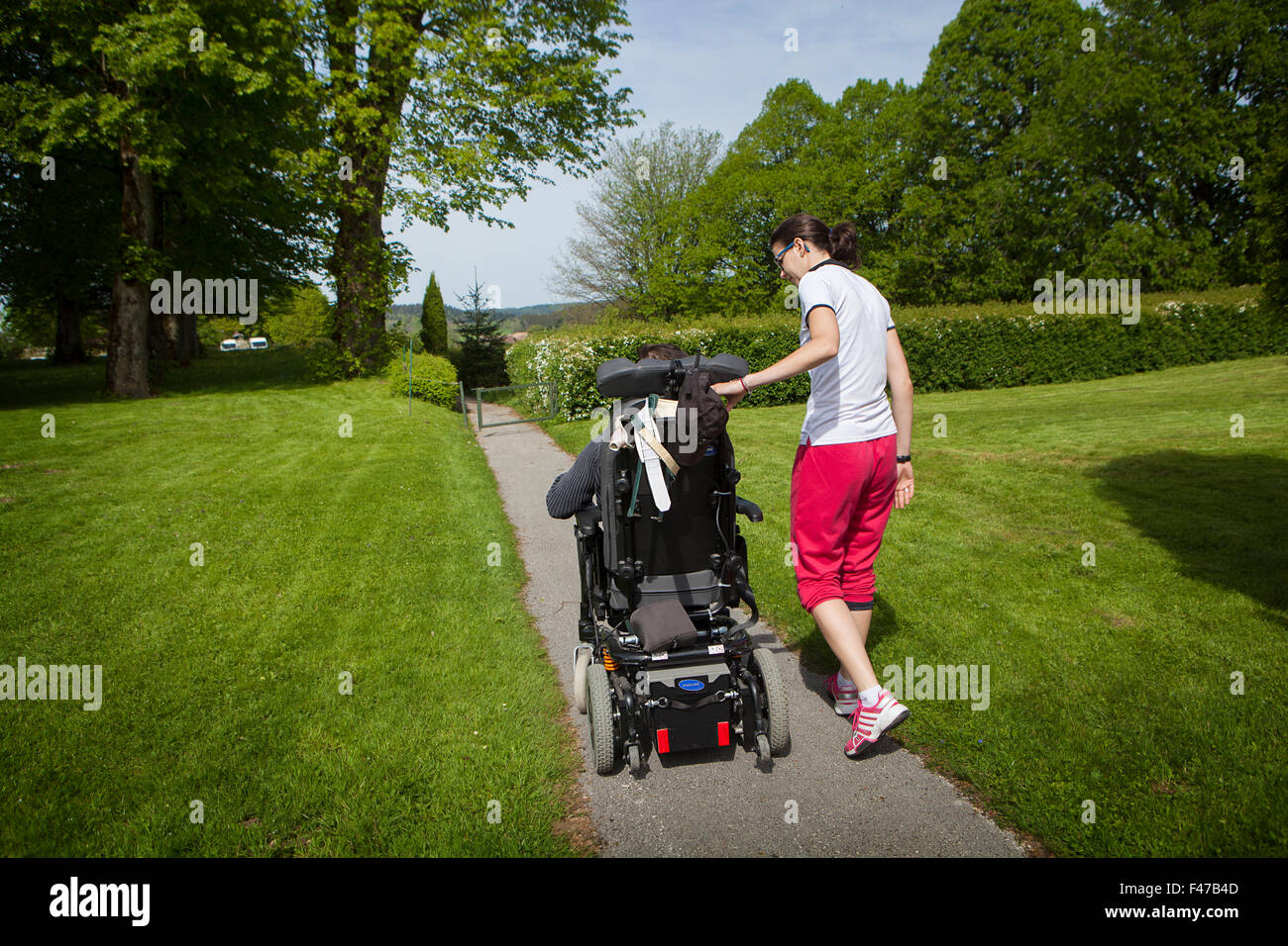 Disabled old man hi-res stock photography and images - Alamy