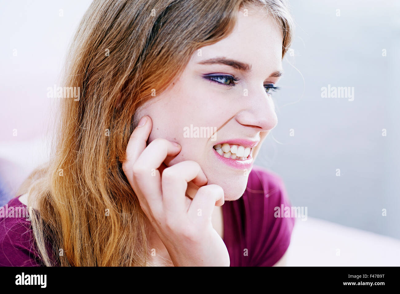 WOMAN WITH TOOTHACHE Stock Photo - Alamy