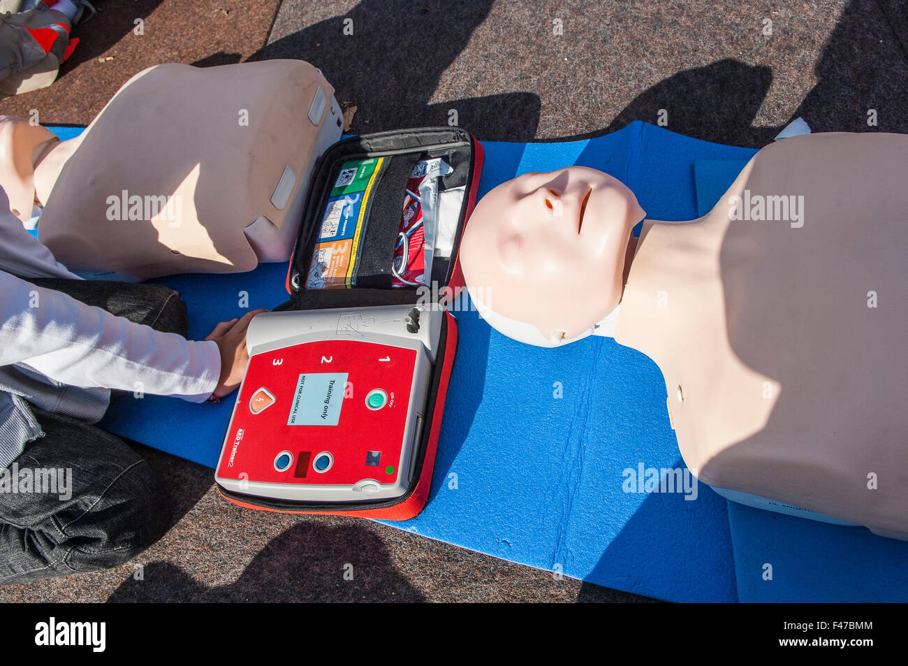 First aid training red cross hi-res stock photography and images - Alamy