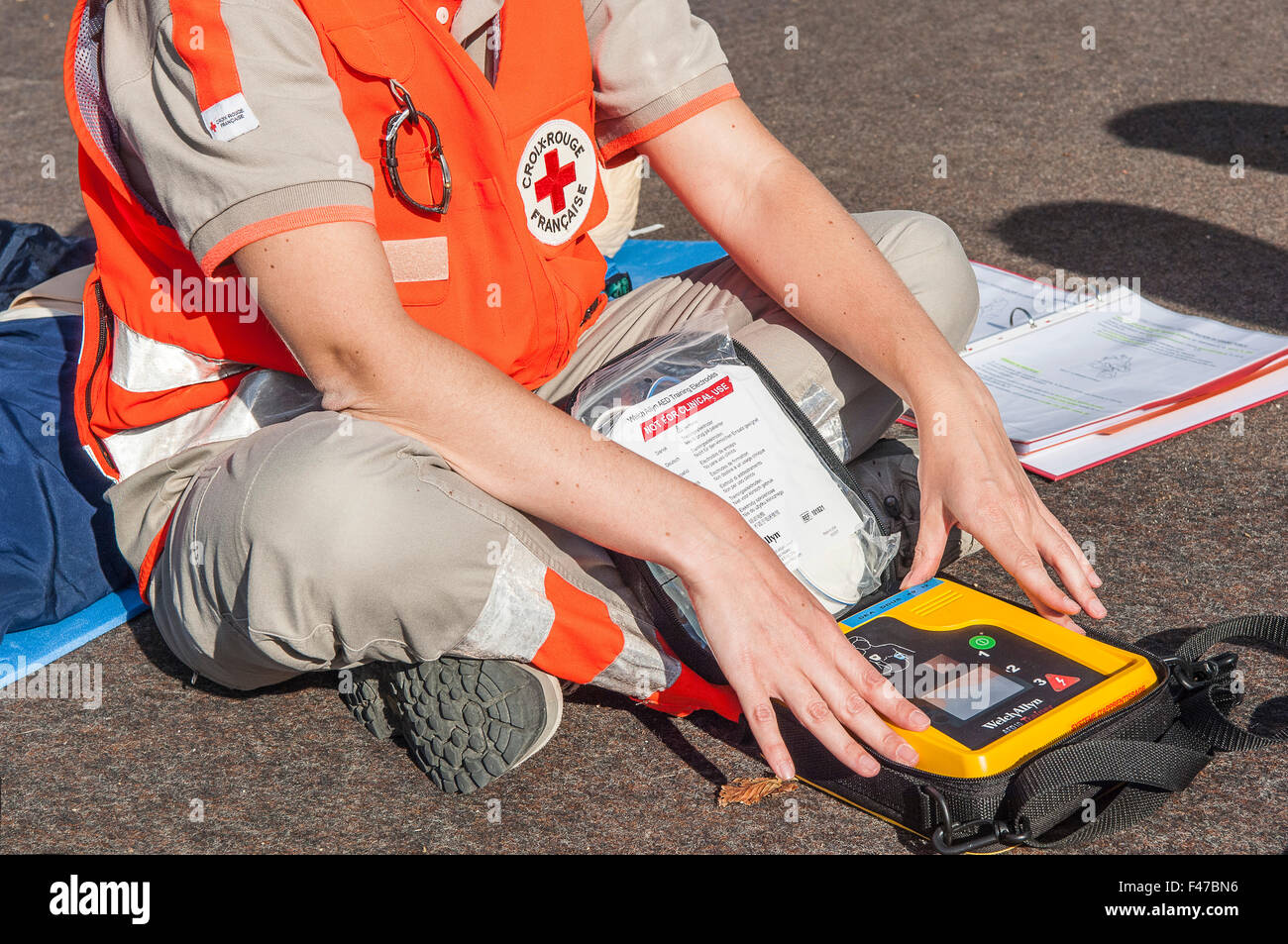 First aid training red cross hi-res stock photography and images - Alamy