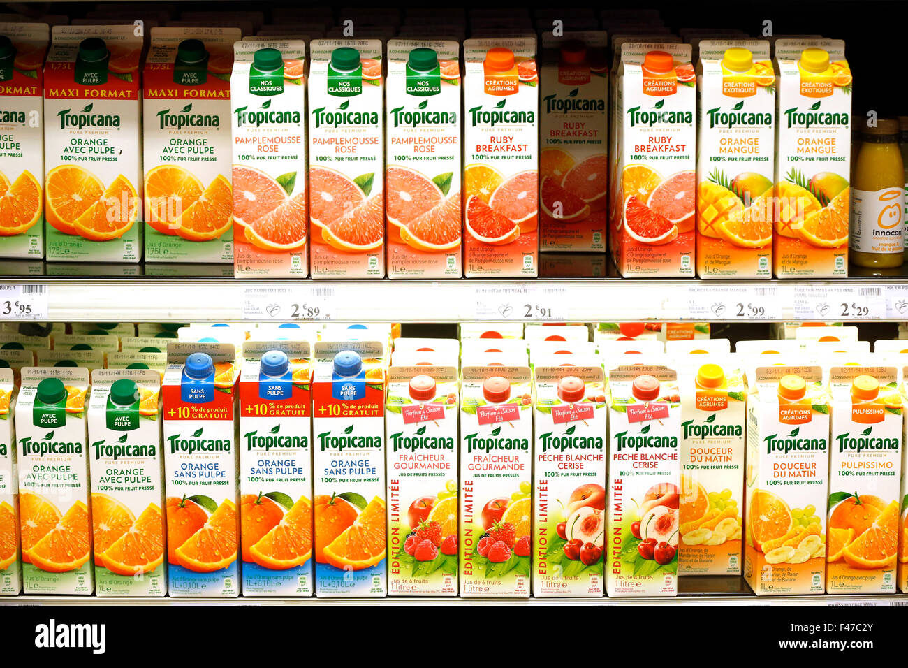 Fruit juices in supermarket france hi-res stock photography and images ...