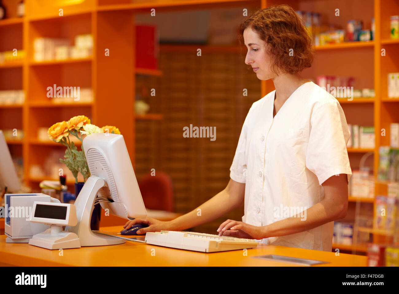 Behind the counter medicines hi-res stock photography and images - Alamy