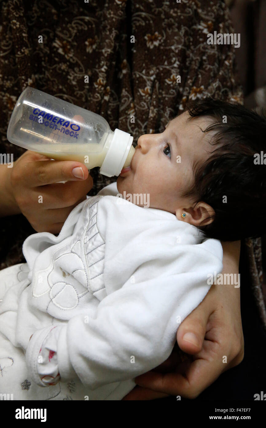 Human milk bank hi-res stock photography and images - Alamy