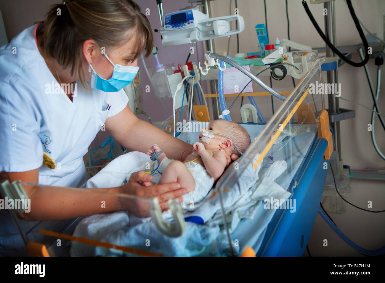 Resuscitation tables hi-res stock photography and images - Alamy
