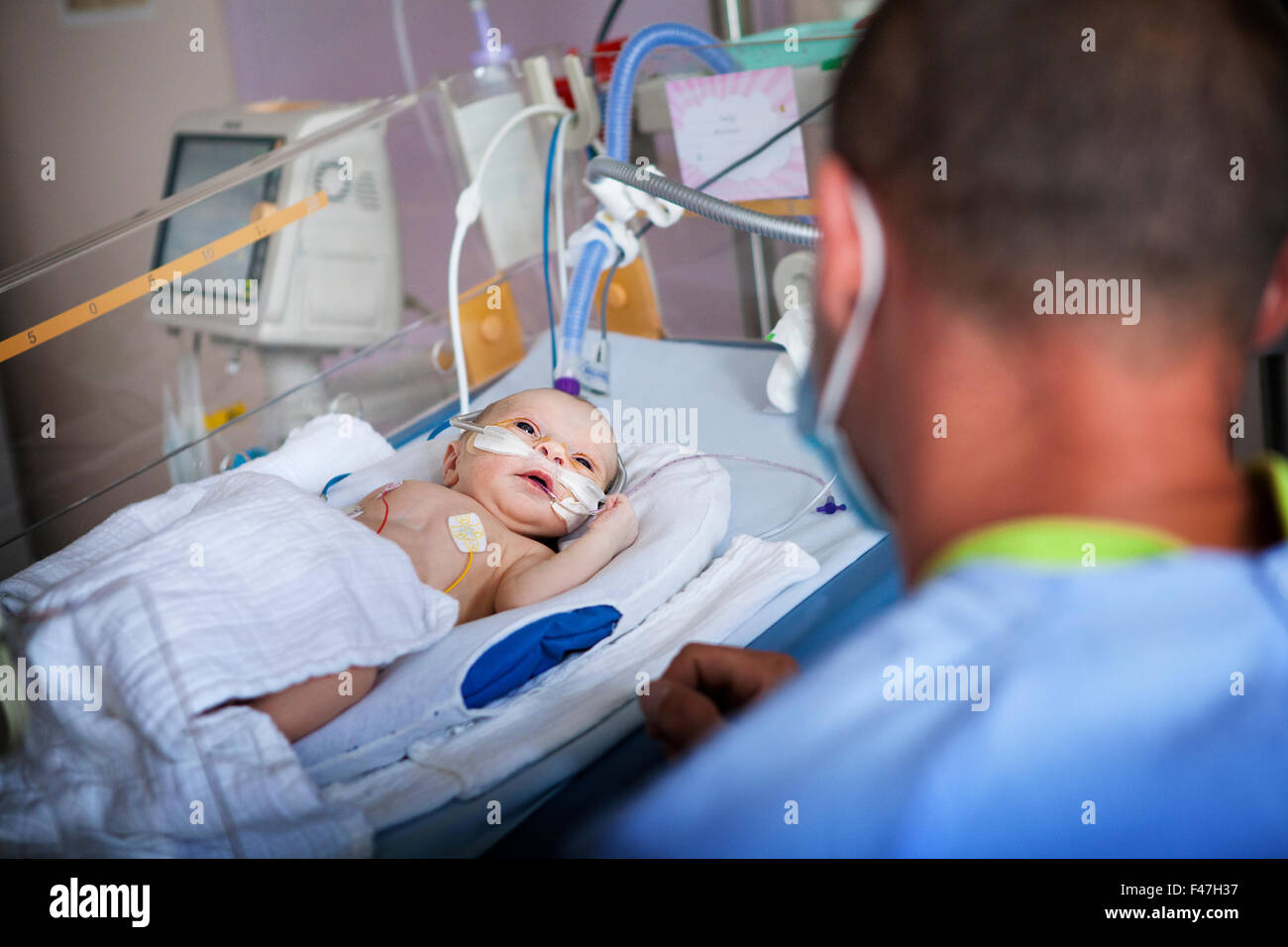 Resuscitation tables hi-res stock photography and images - Alamy