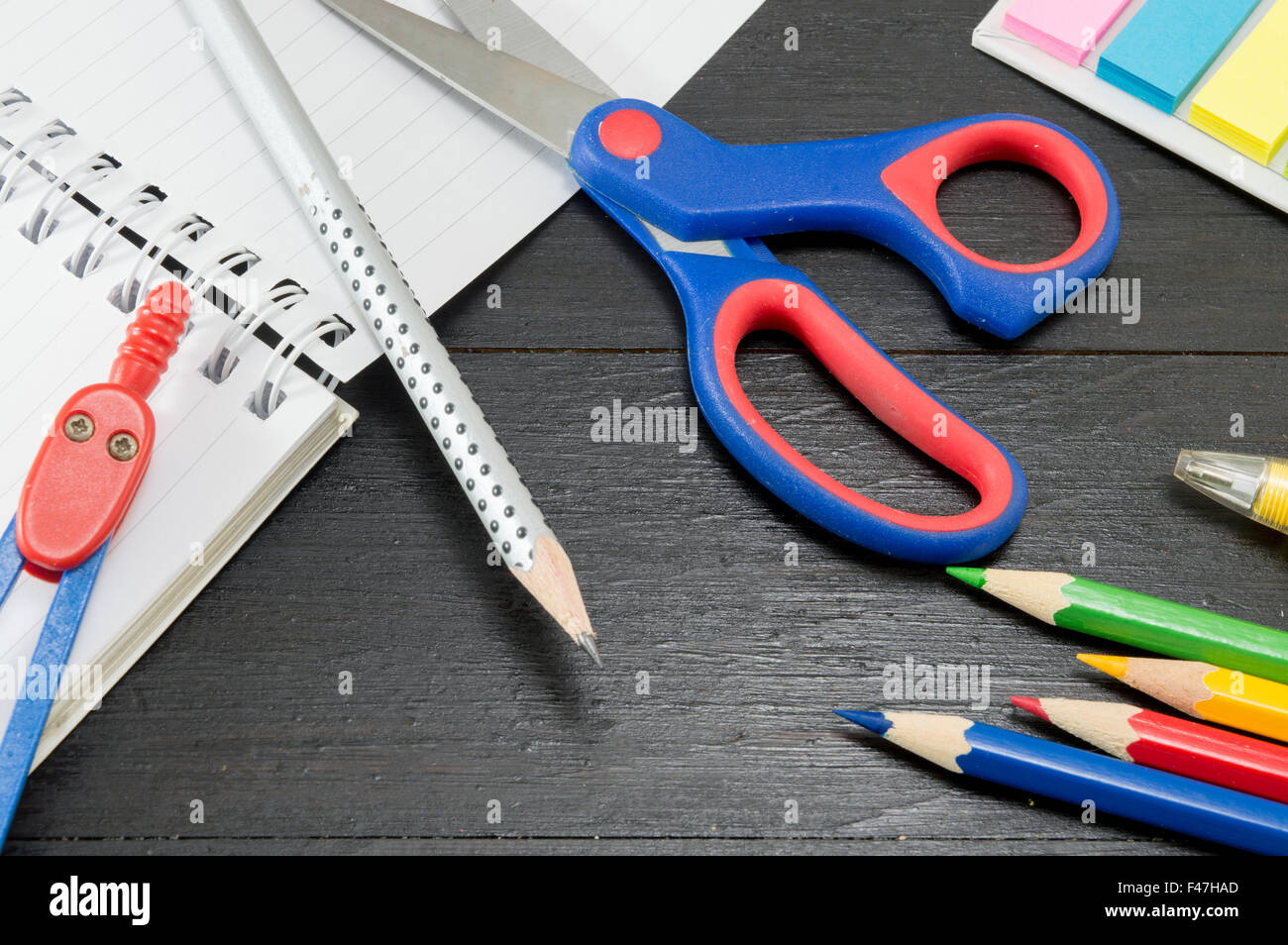 Office divider hi-res stock photography and images - Alamy