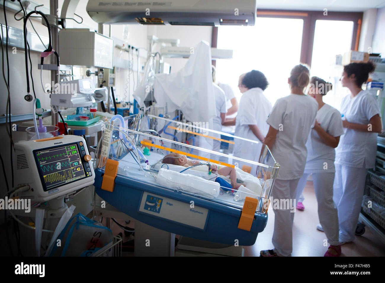 Resuscitation tables hi-res stock photography and images - Alamy
